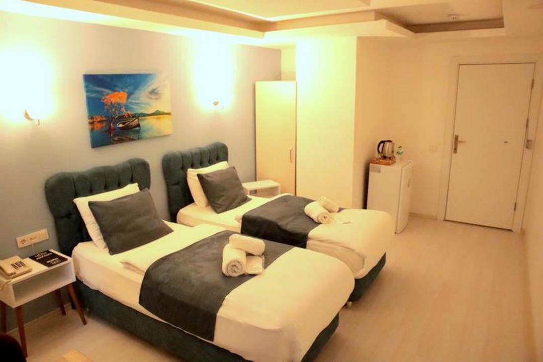 Asia Lees Inn Hotel